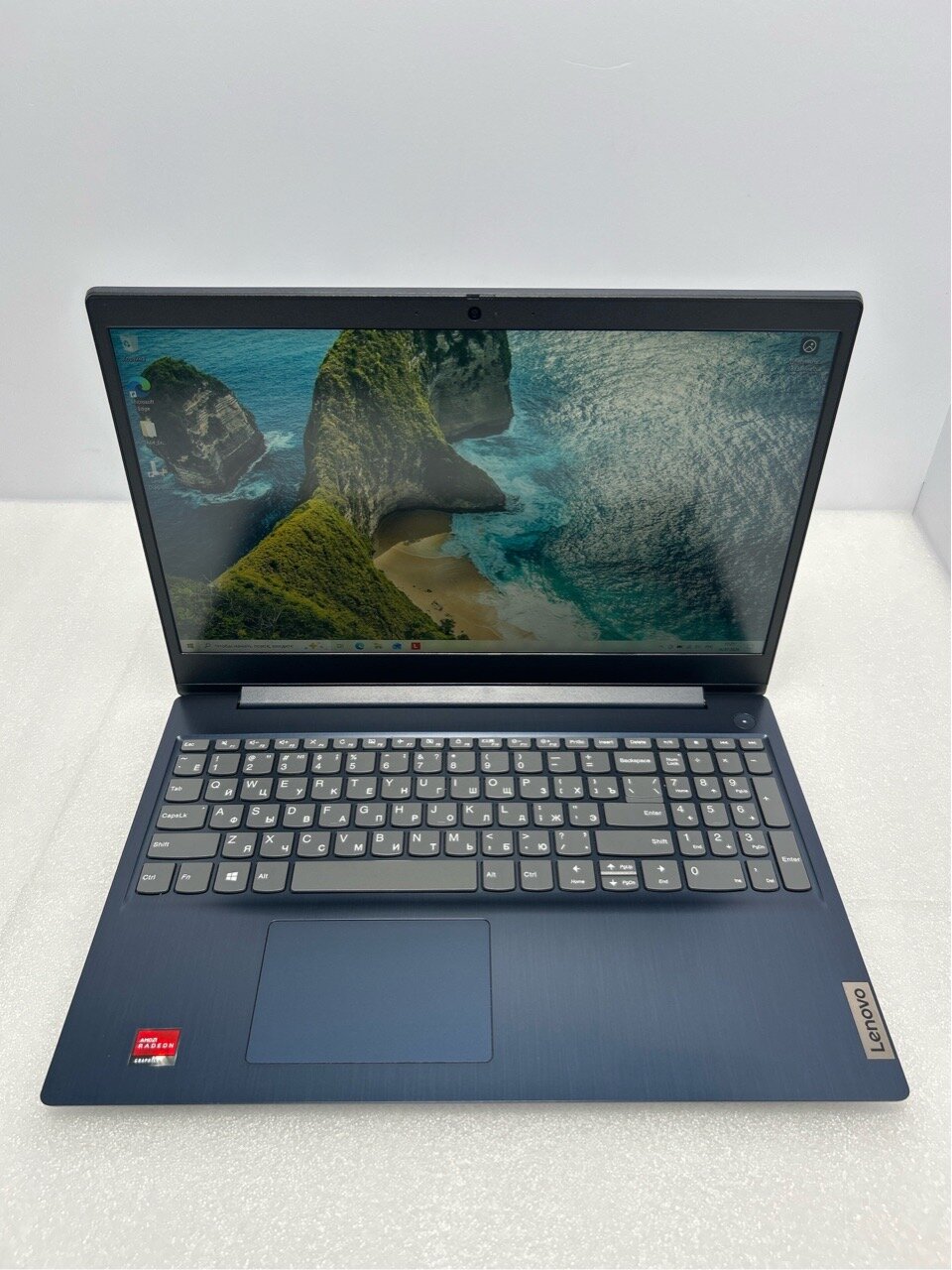 Ноутбук Lenovo 3-15ARE05 (81W40070RK) 15.6"/AMD Ryzen 5 4500U/RAM 4GB/SSD 256GB/AMD Radeon Graphics/IPS/1920x1080/DOS/Подсветка кл-ры: нет/синий. Состояние: Уценка/небольшой след. на матрице от клавиатуры/царапины на топкейсе
