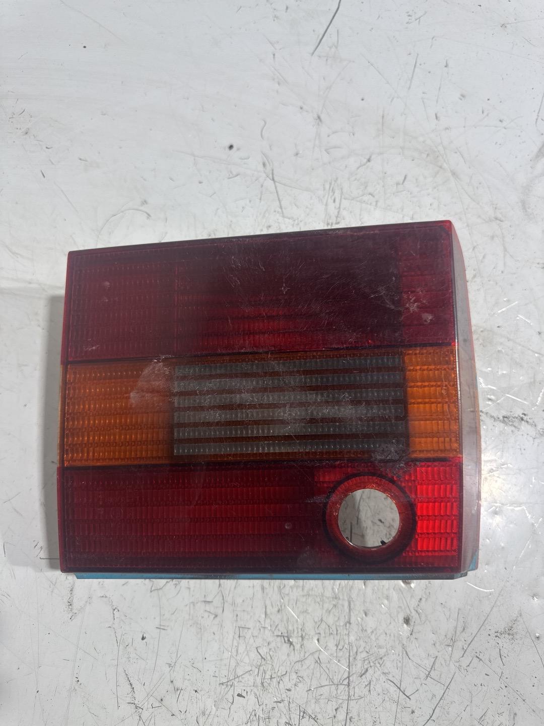 Фонарь задний правый Volkswagen Passat B4 (1993 - 1997) 3A5945108