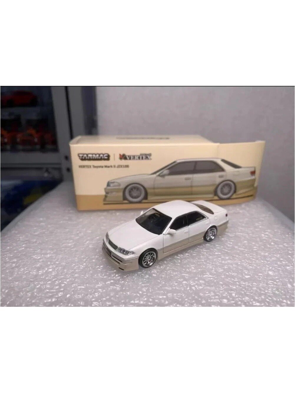 Tarmac Works 1:64 Toyota Chaser Vertex Mark II JZX100 Gold/White Модель автомобильного сплава