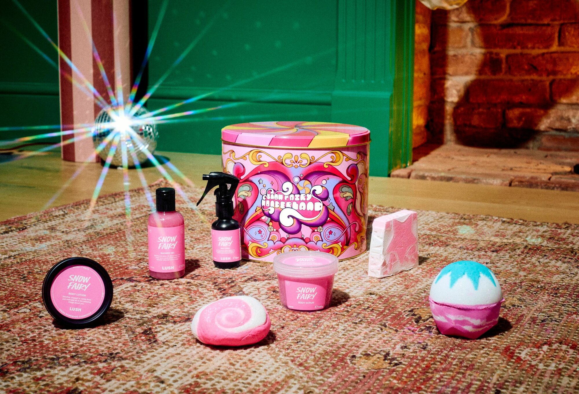 Lush Подарочный набор средств для душа Snow Fairy Wonderland, 7 средств