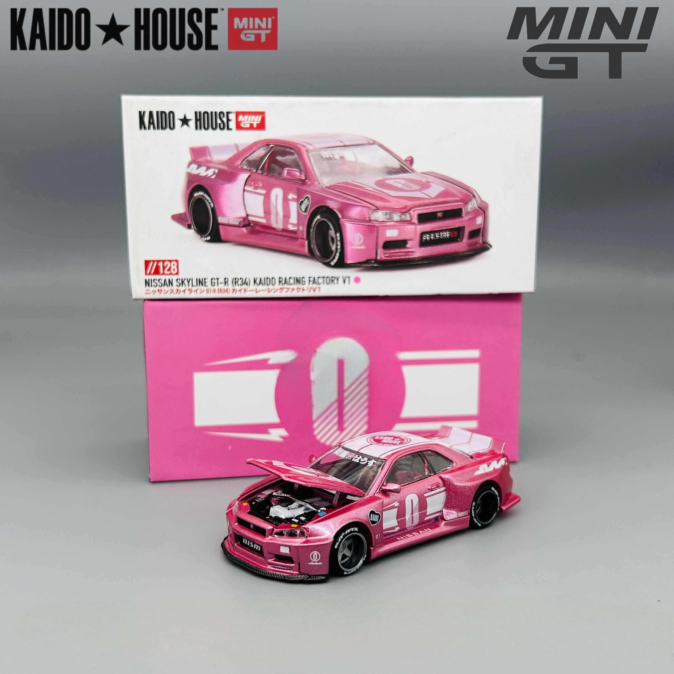 Машинка KAIDO HOUSE Mini GT 1/64 Nissan Skyline GT-R R34 #0 Racing Factory V1 металлик розовый