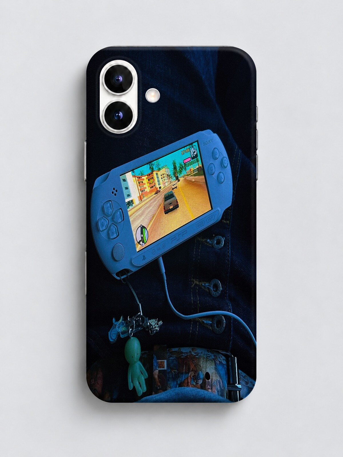 Эстетичный чехол на iPhone 16 гоночная игра на PSP