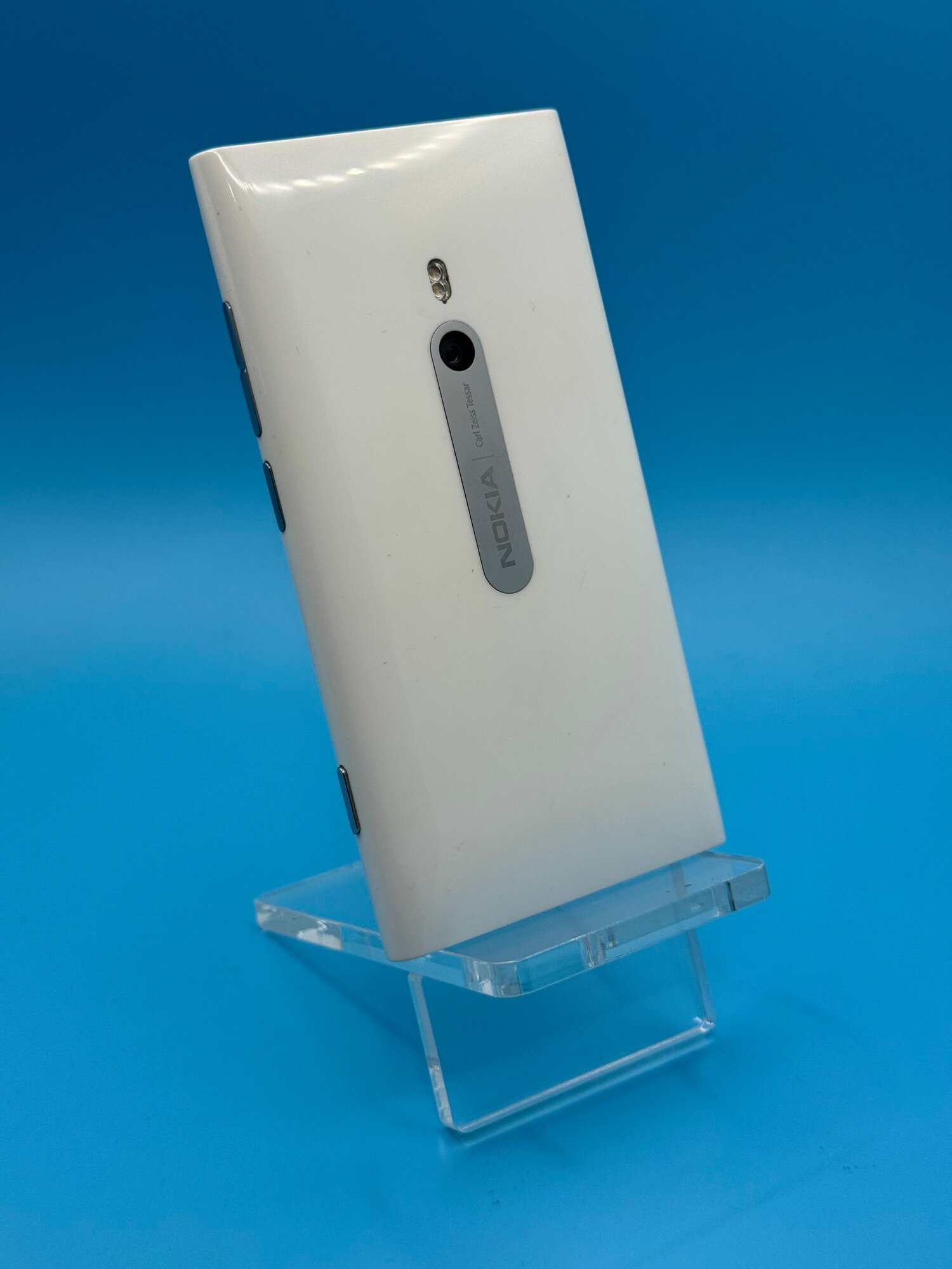 Смартфон Nokia Lumia 800