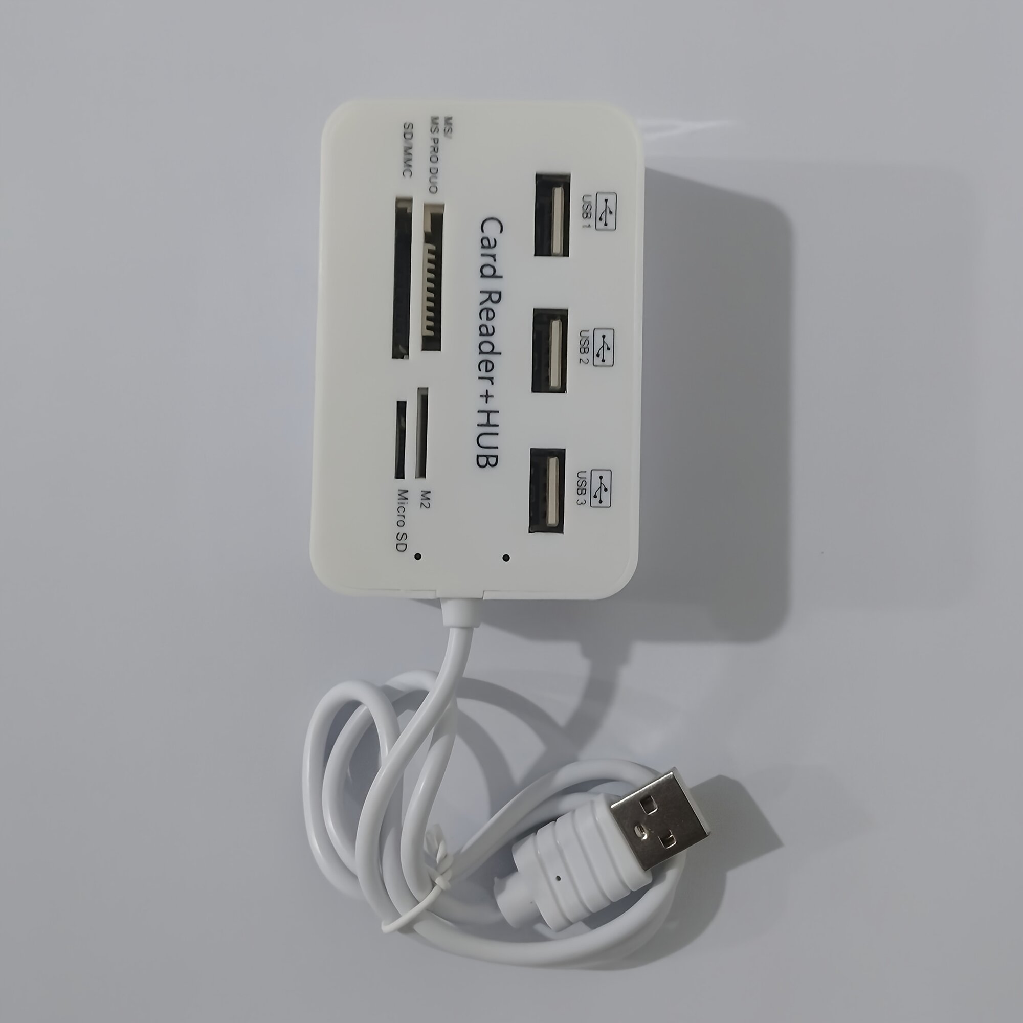 Концентратор USB-C 7 в 1 с 3 портами USB и картридером SD/TF/MMC, белый