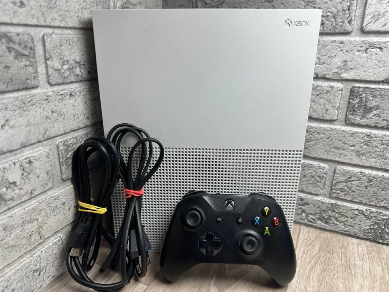 Игровая приставка Microsoft Xbox One S 1 TB, Белый