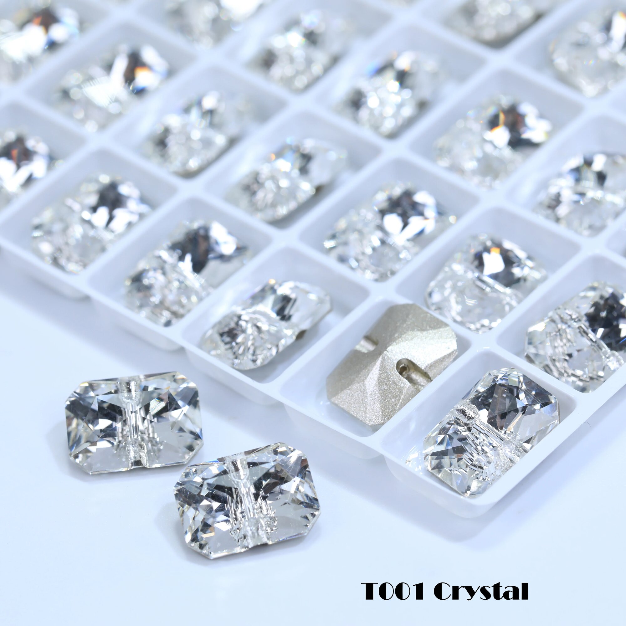 Хрустальные пуговицы серебряного цвета T001 Crystal