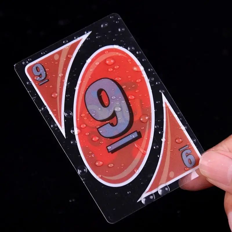 Настольная игра UNO H2O - отличное развлечение для всей семьи и забавный подарок на Рождество! Уникальные Uno карты для игр и веселья
