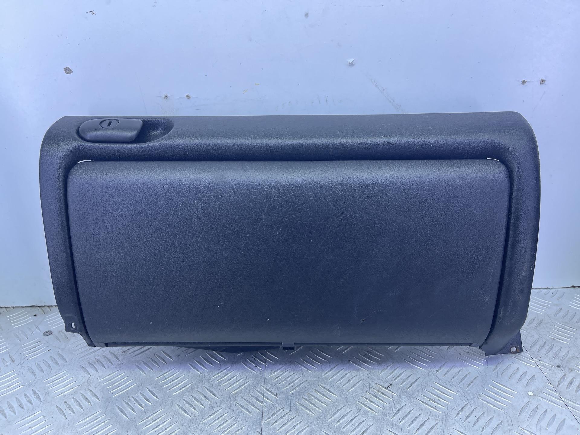 Бардачок Volkswagen Golf 3 1998 1H1857922C