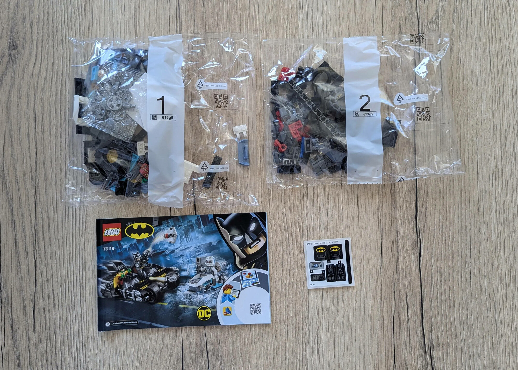 Конструктор LEGO уценка 76118987 набор без коробки «LEGO 76118 Битва на Бэтцикле»