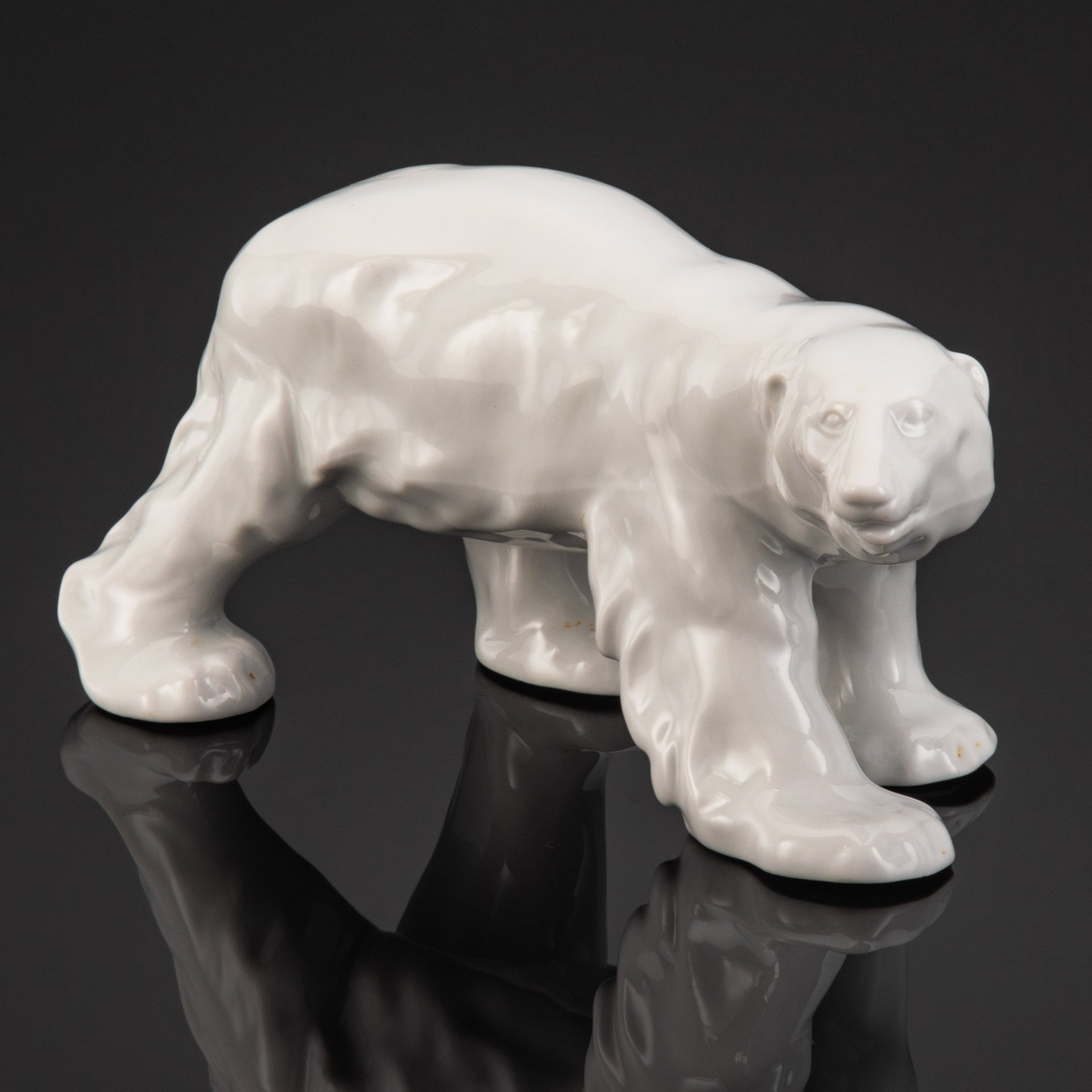 Статуэтка "Белый медведь", по модели А. К. Тимуса, фарфор, Россия, 1910-1940 гг.