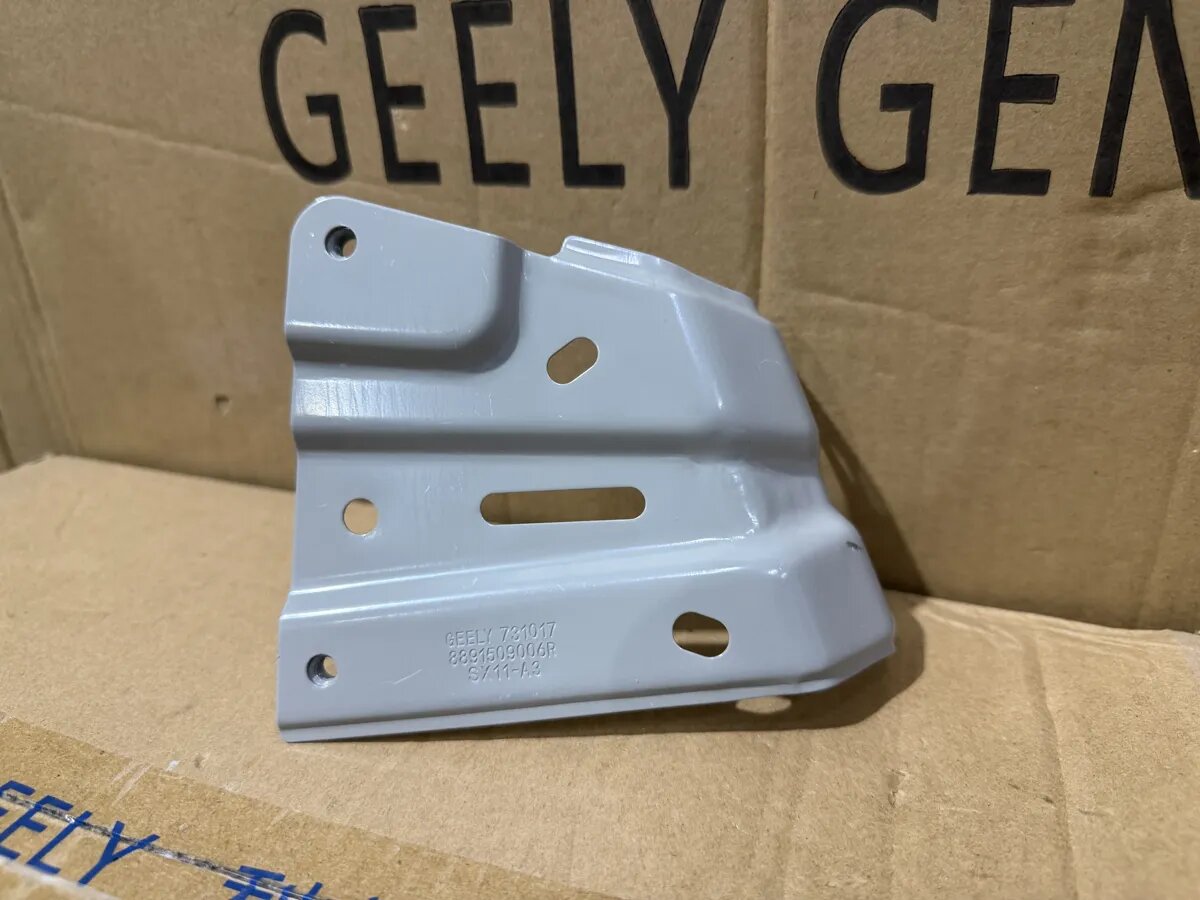 Кронштейн крыла передний правый Geely Coolray