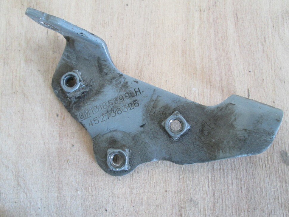 Кронштейн петли капота левый 13186899 Opel Corsa D 2006> б/у