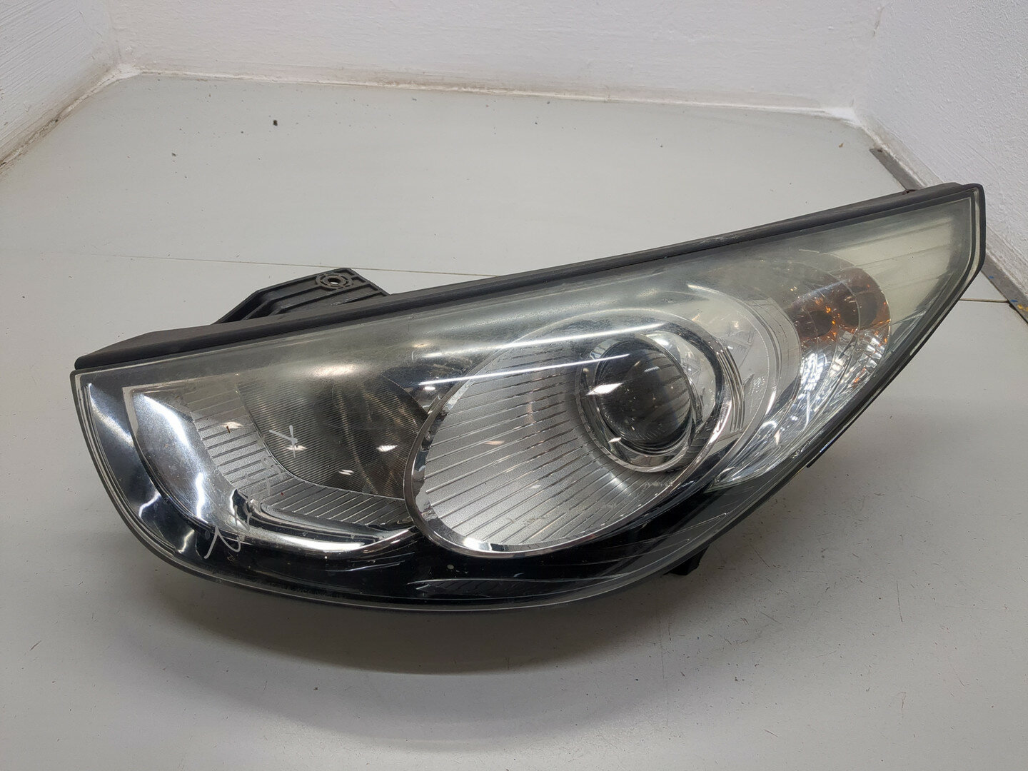 Фара (передняя) левая Hyundai ix 35 Б/У