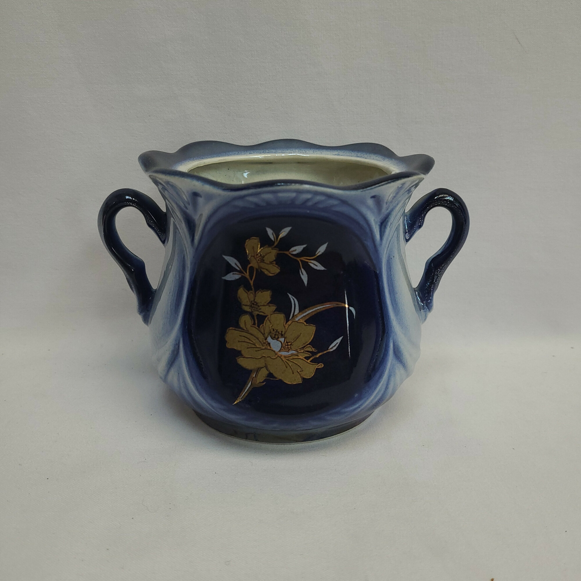 Сахарница винтажная, СССР. Керамическое, с ручками и цветочным декором