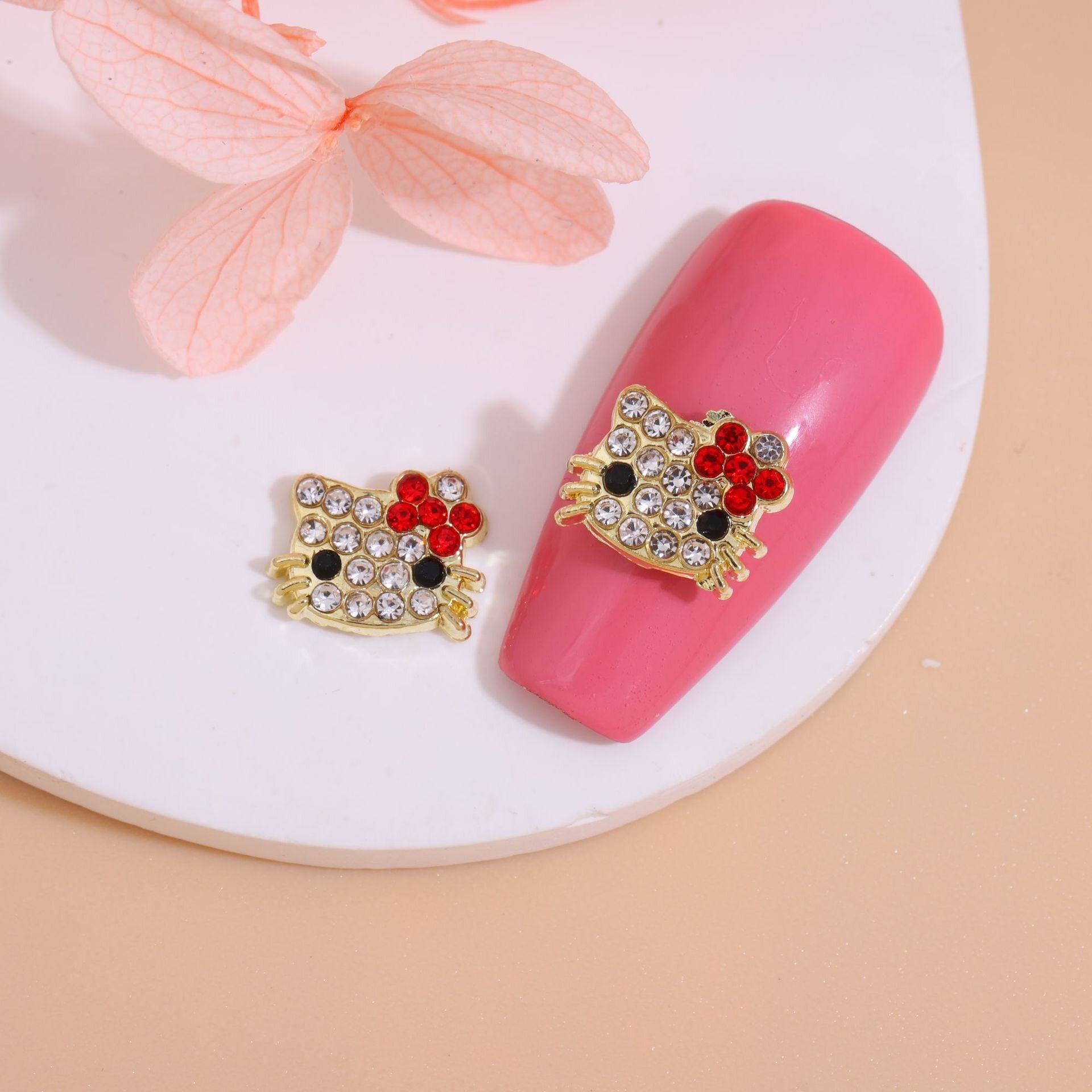 Hello Kitty золотая основа красные наклейки с изображением кота для ногтей из сплава с кристаллами