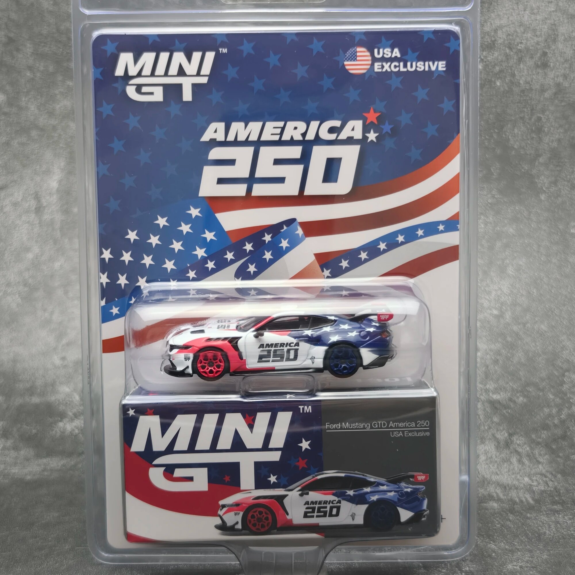 Статичная модель автомобиля Ford Mustang GTD 1:64 TSM MODEL