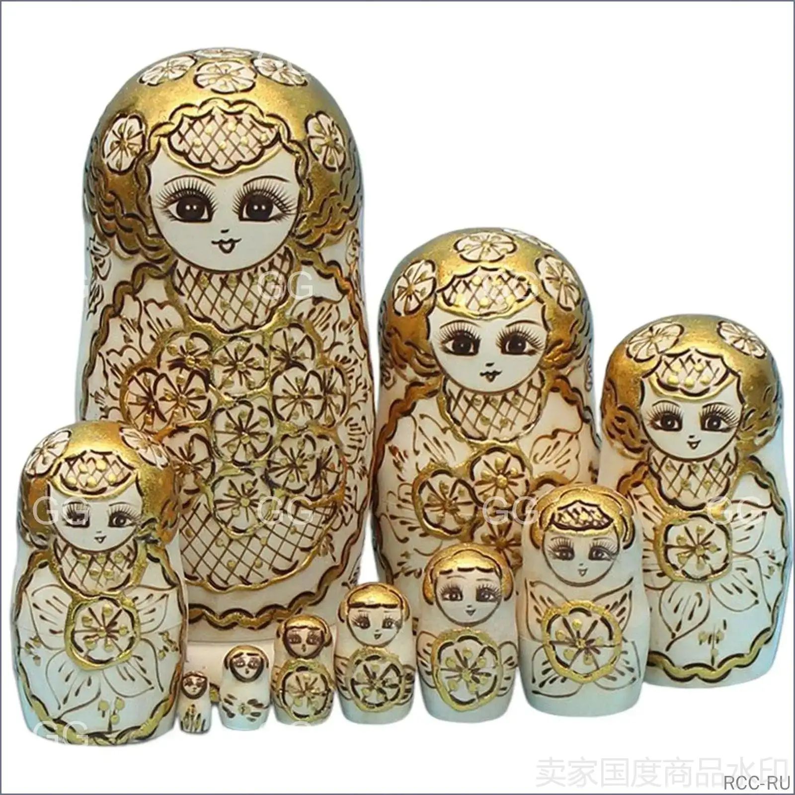 Русская многослойная матрешка в народной технике с традиционными национальными мотивами