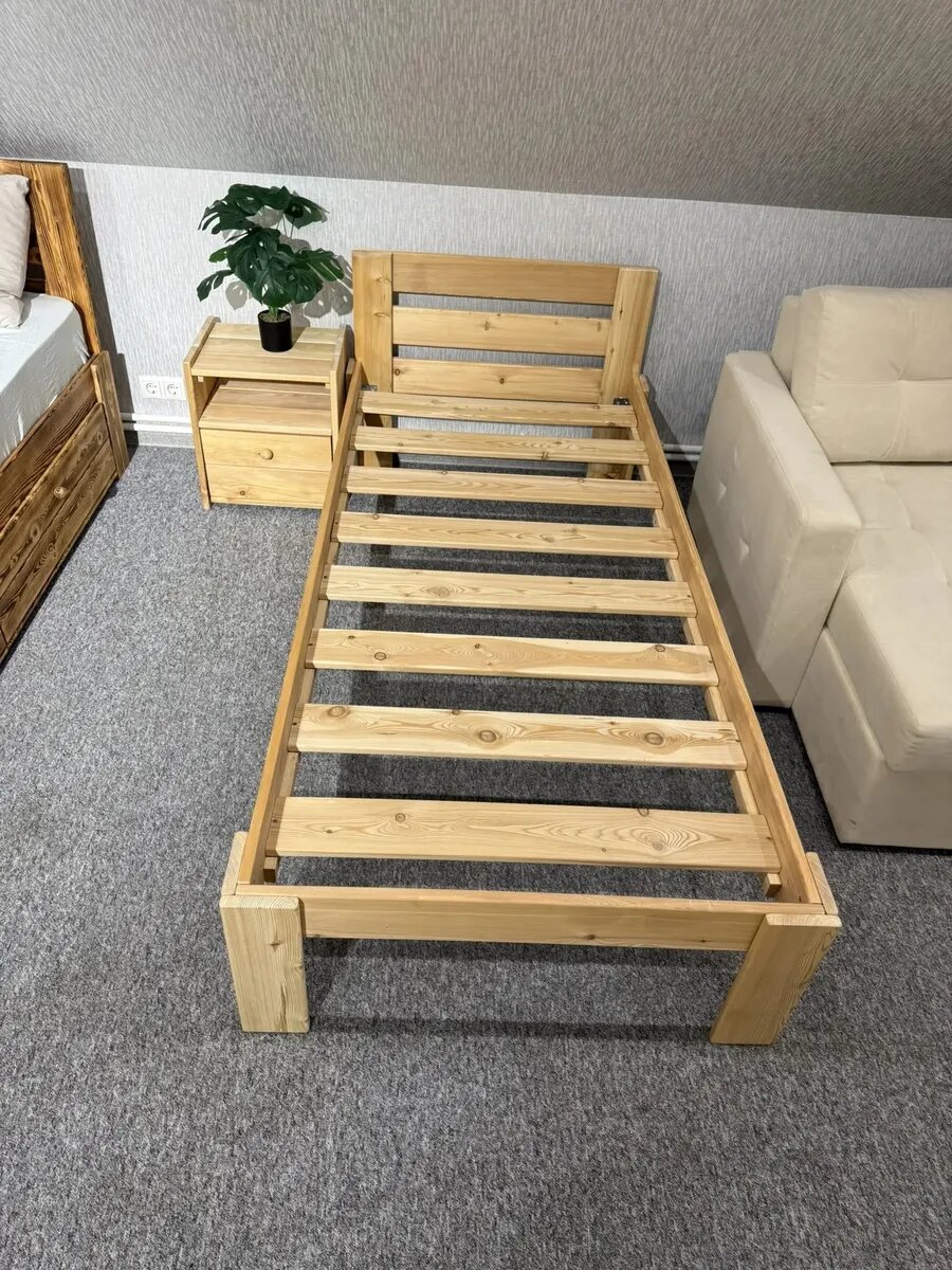 Кровать 120х200 из массива лиственницы, ЭКО 2