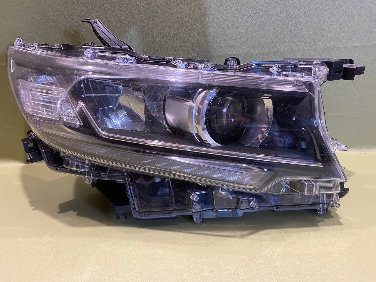 Фара правая (светодиод) для Toyota Land Cruiser Prado 150 (2017-20гг) 8114560N20