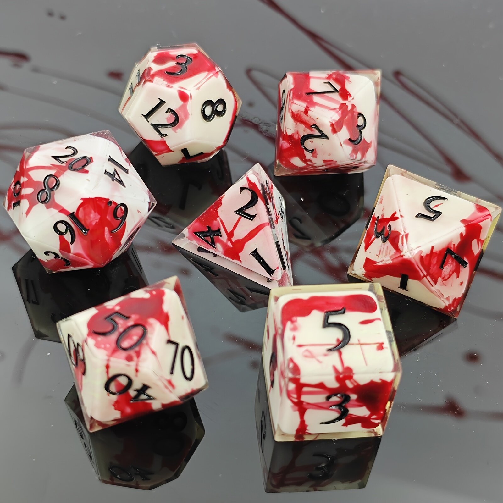Игральные кости для настольных игр, светящиеся в темноте, кроваво-красные, тематика Хэллоуина