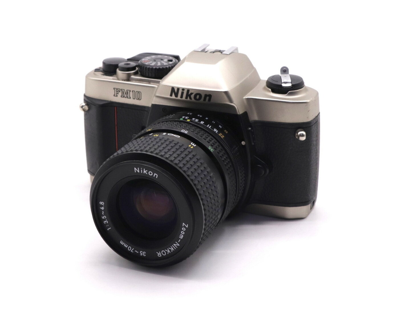 Однообъективный фотоаппарат Nikon FM10 kit