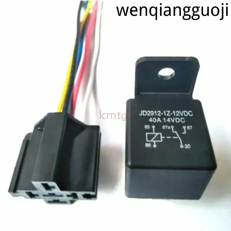 Автомобильное реле (12V, четыре фута с розеткой)