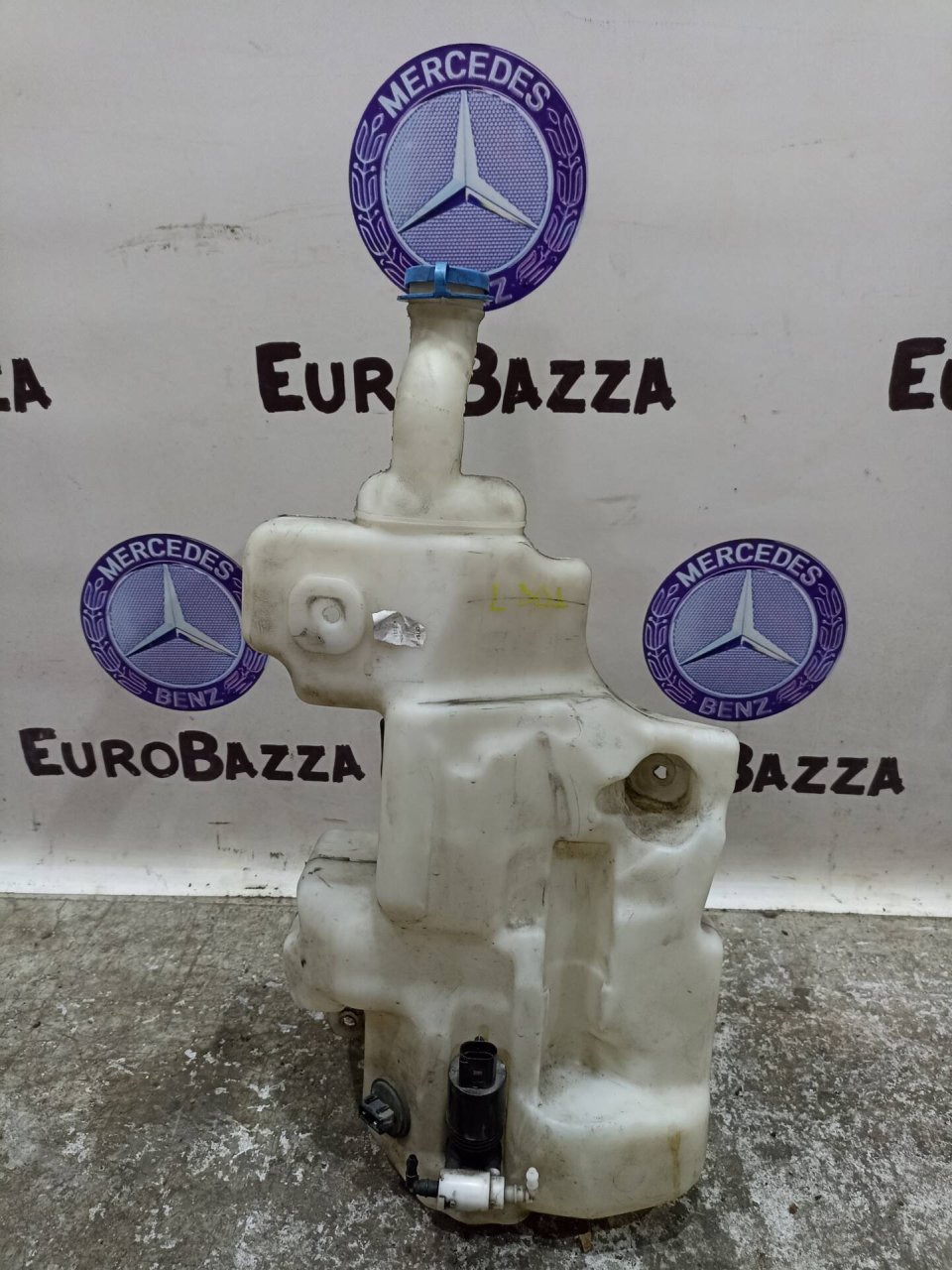 Бачок омывателя лобового стекла Mercedes-Benz W251 2518690020
