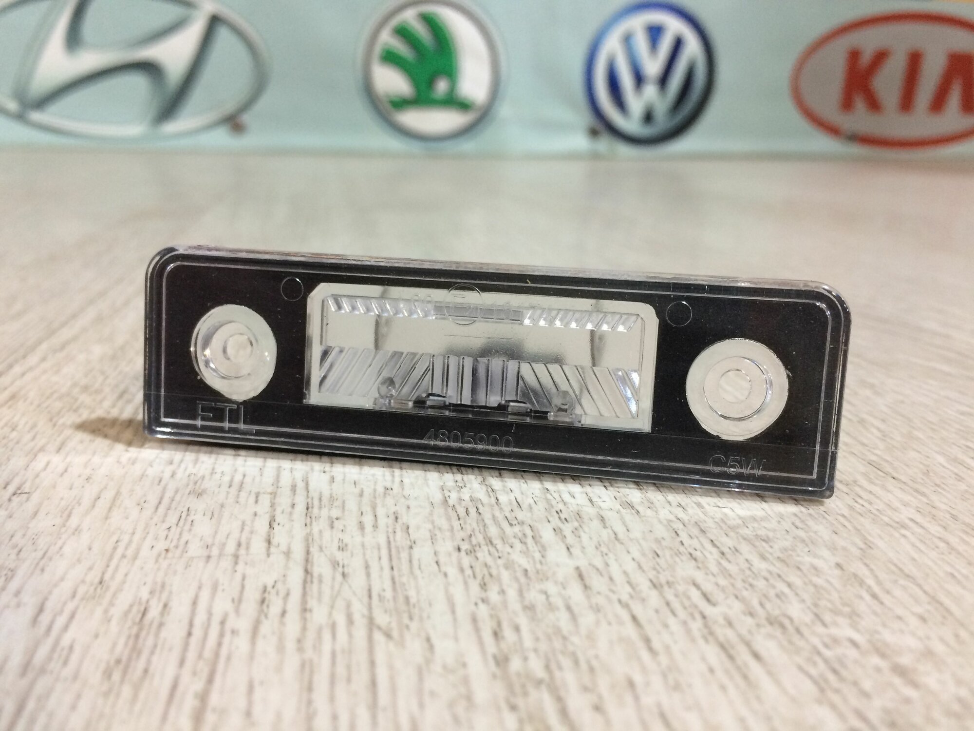 Фонарь плафон подсветки номера Шкода Октавия Румстер Skoda Octavia A5 Roomster