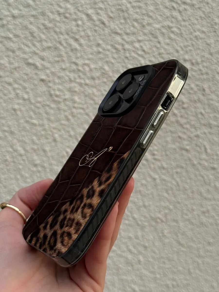 Чехол на Iphone 15 Pro с буквой а — фото 1