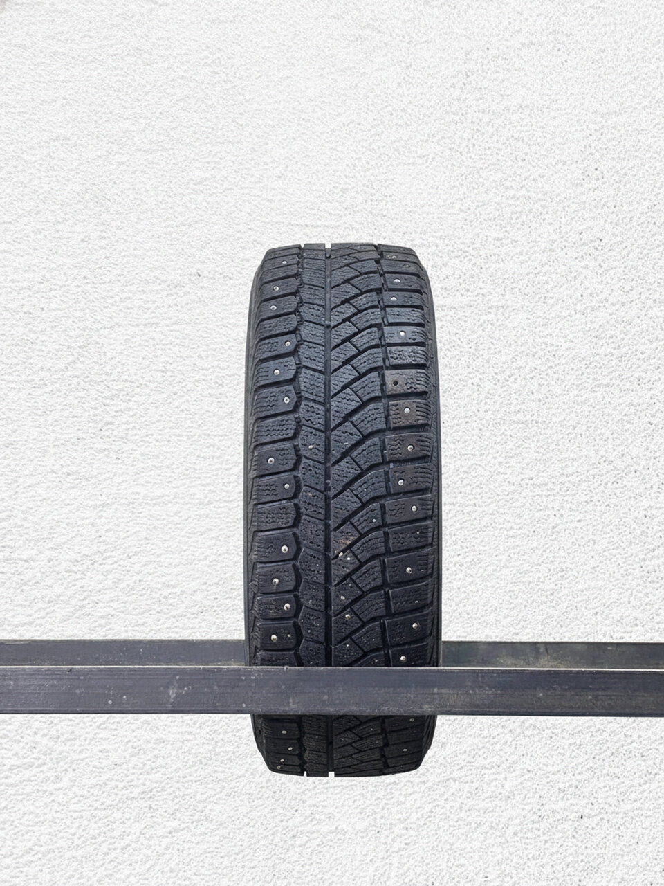 Зимние шины шипованные Viatti Brina Nordico 185/60 R15 25% износ TSB045644