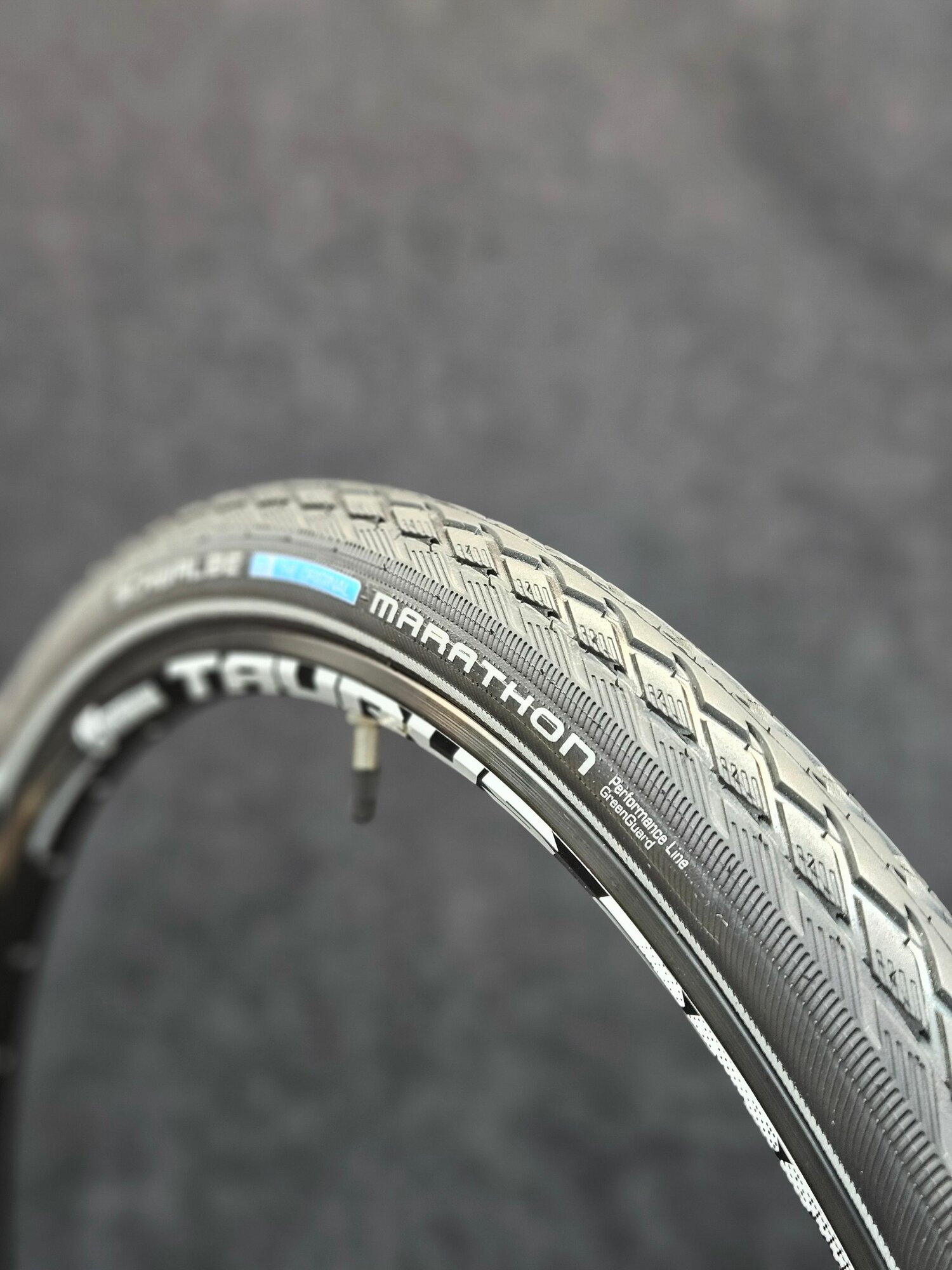 Покрышка для велосипеда Schwalbe Marathon The Original, 26x1.5" (40-559), лучшая защита от проколов GreenGuard, стальной корд