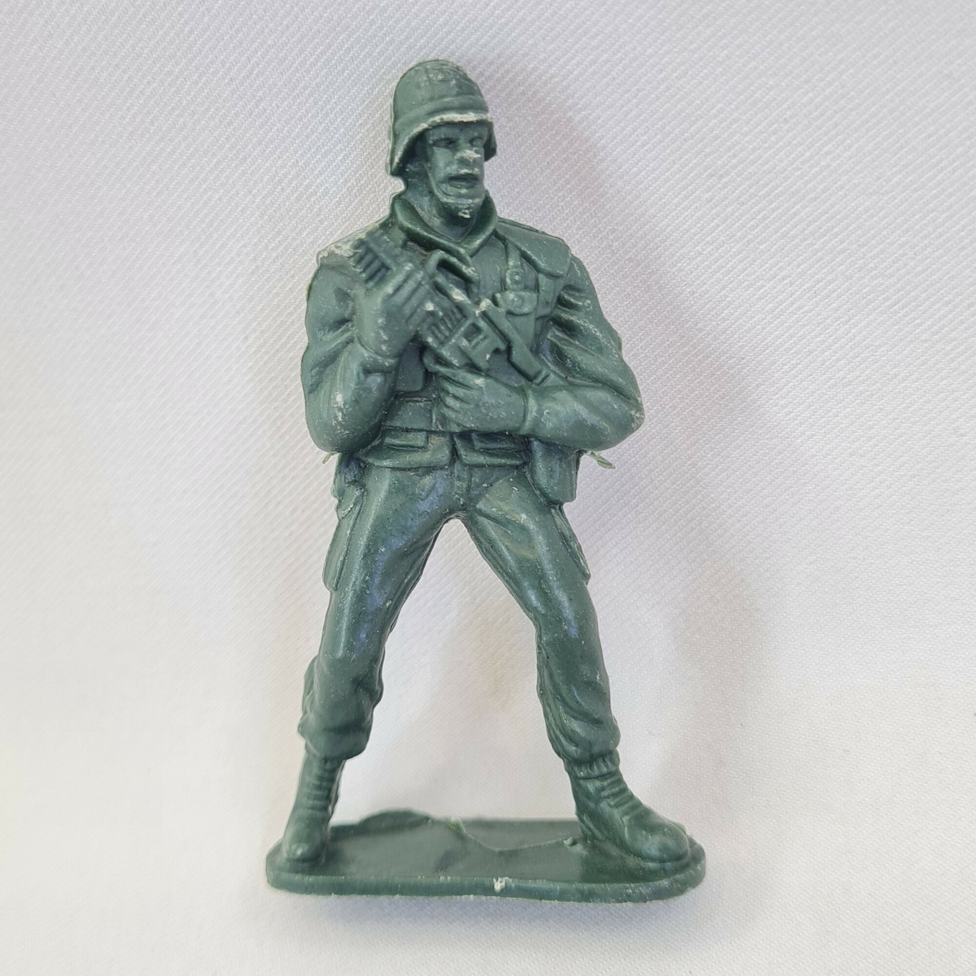 Солдатик винтажный СССР. Фигурка военнослужащего на подставке для детской игры