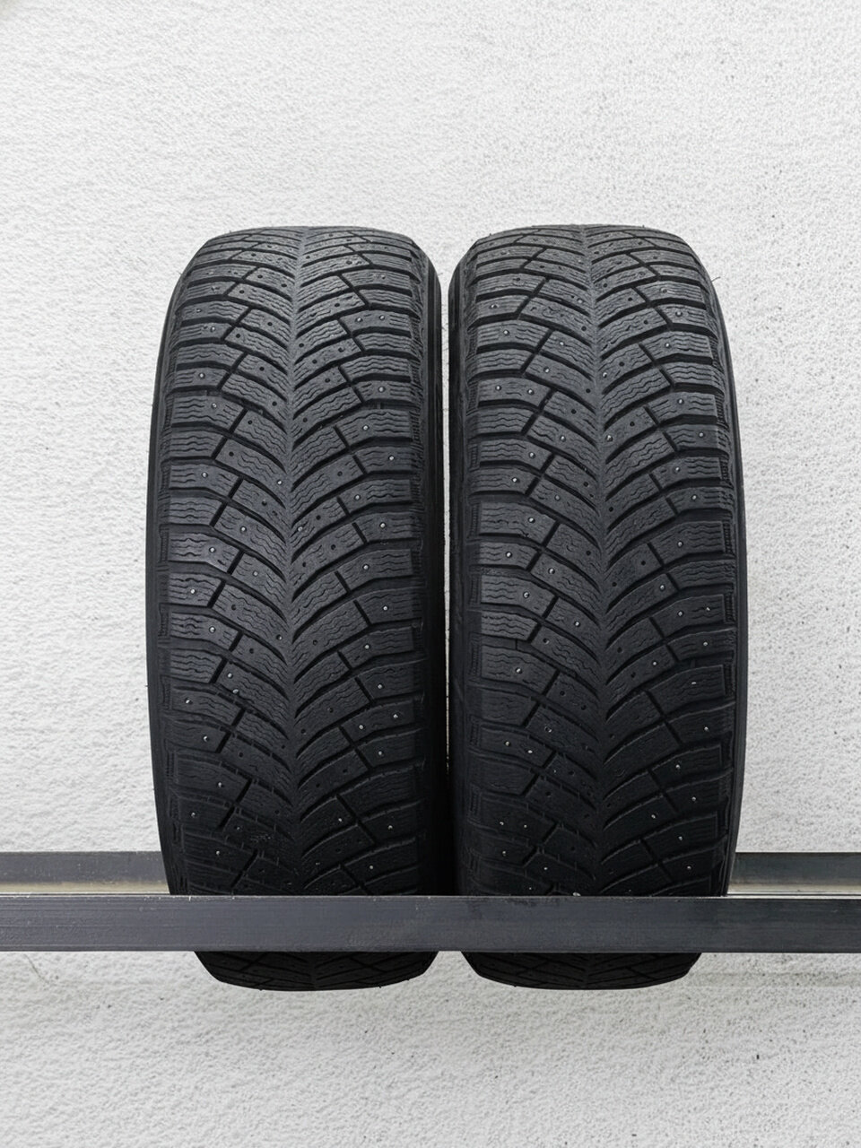 Зимние шины шипованные Michelin X-Ice North 4 235/60 R18 35% износ TSB049149