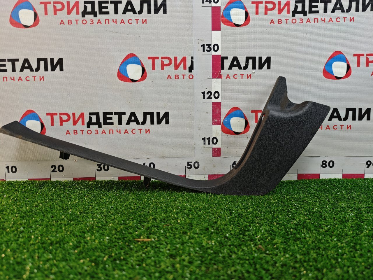 Накладка на порог салона Peugeot 308 1.6 10FHAP 2008 перед. лев. (б/у)