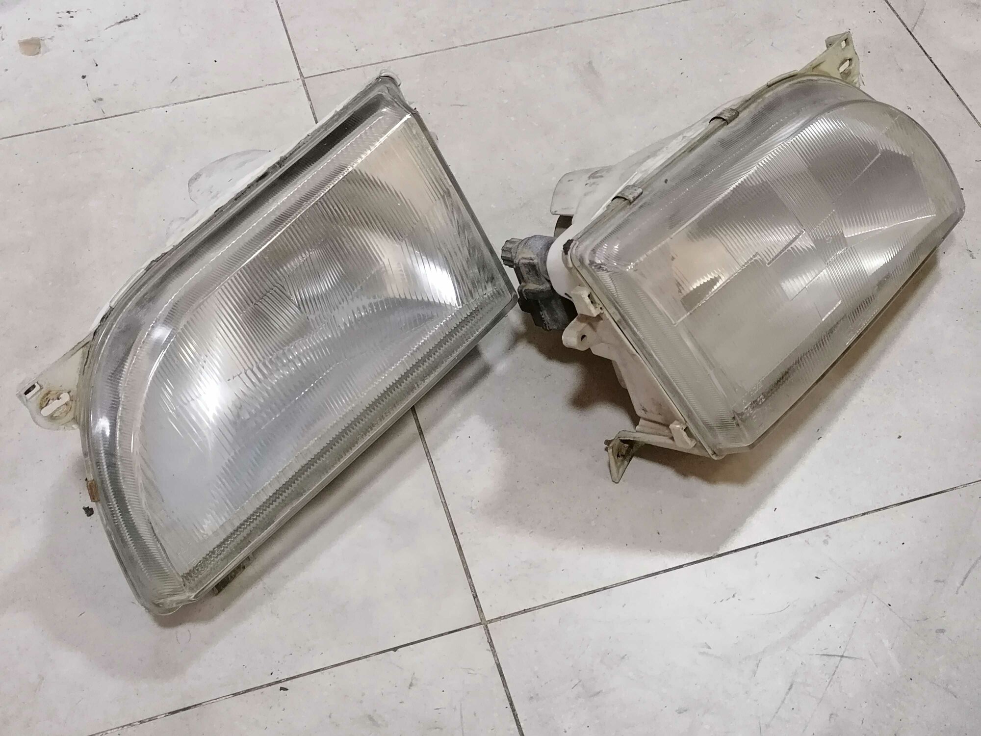 Фара Ford 1998 года