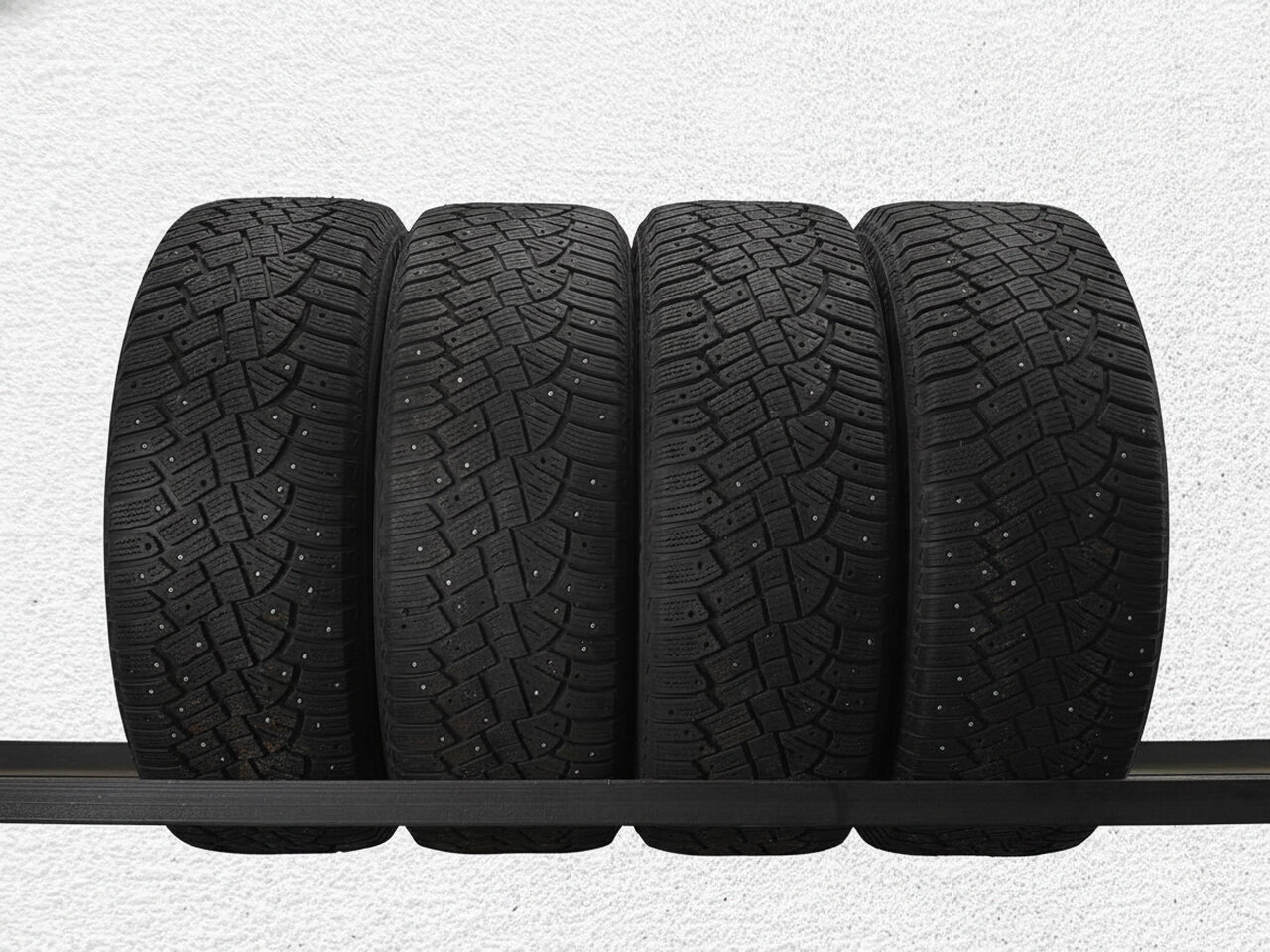 Зимние шины шипованные Continental Ice contact 2 SUV 265/60 R18 50% износ TSB043686