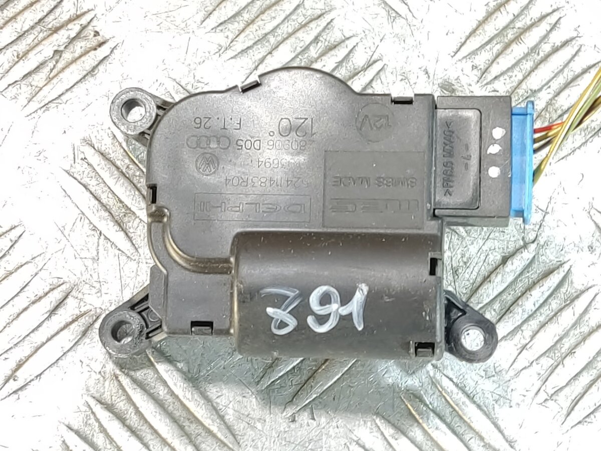 Моторчик заслонки отопителя VOLKSWAGEN Touareg 2002 2010 7L0907511