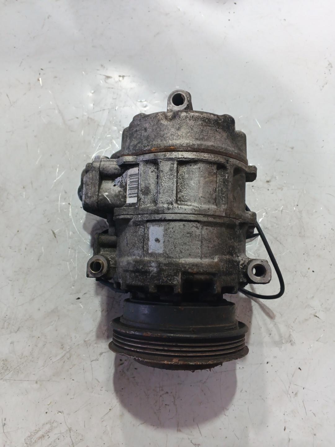 Компрессор кондиционера Volkswagen Passat B5 (1996 - 2001) 8D0260805B