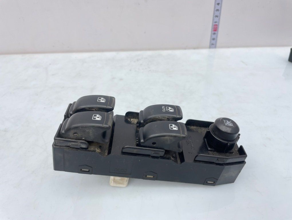 Блок управления стеклоподъемниками Chevrolet Lacetti 2012 96418302 J200 F16D3 (с пробегом)