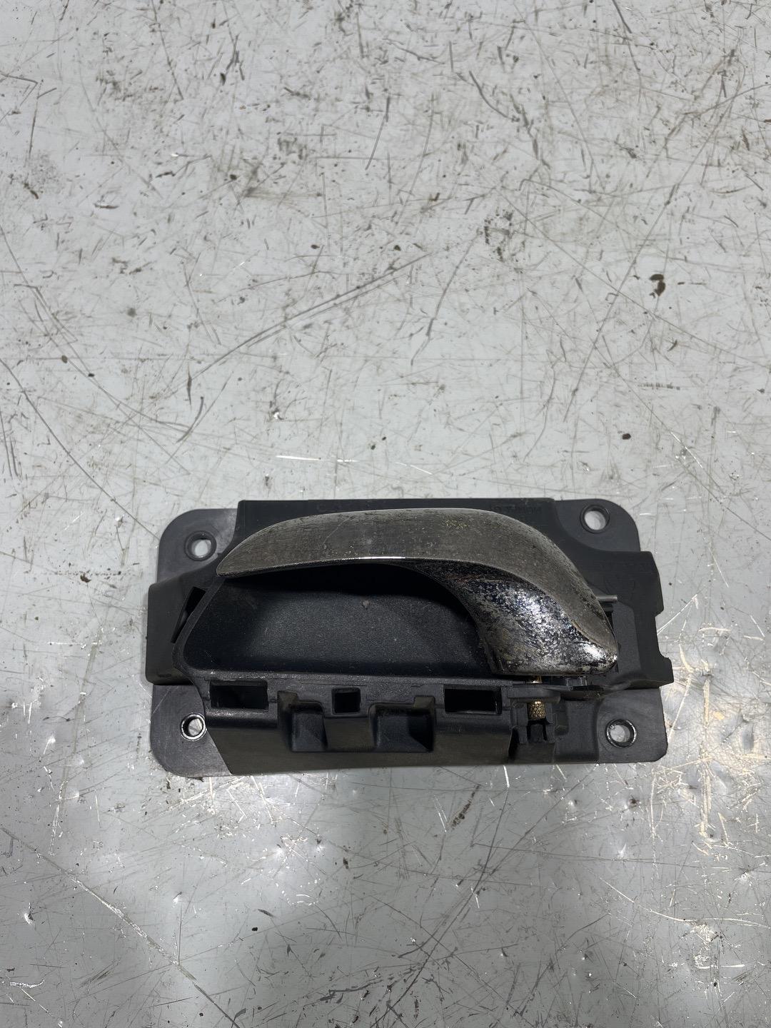Ручка внутренняя двери передней левой Volvo S80 1 (1998 - 2003) 09170045