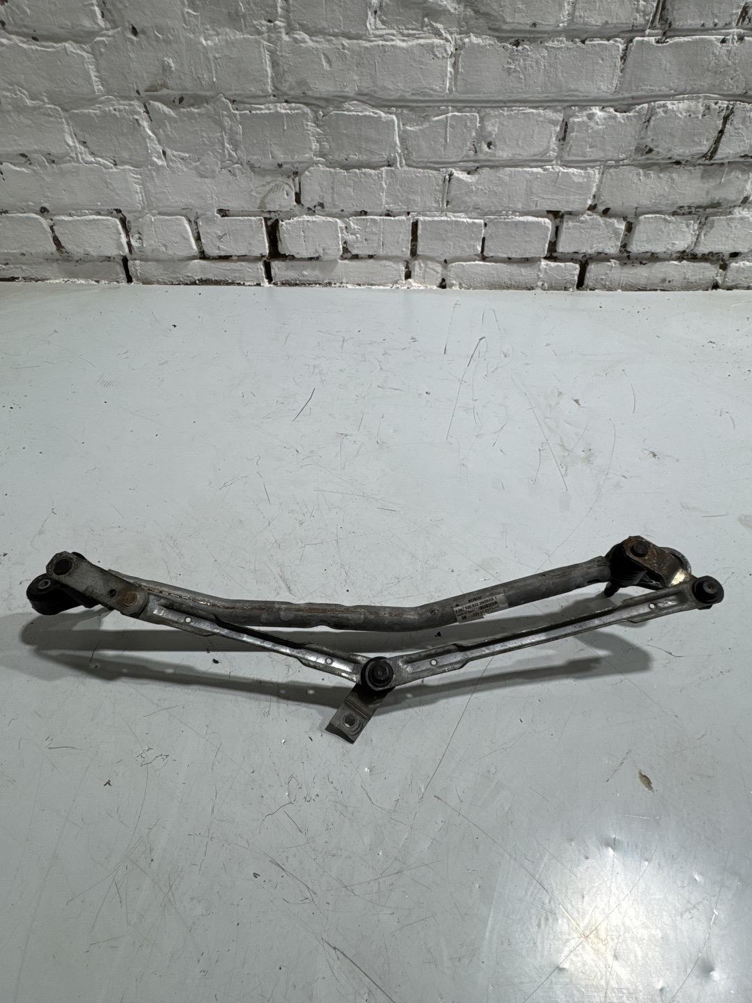Трапеция стеклоочистителя Opel Astra H (2004 - 2007) 13111211LHD