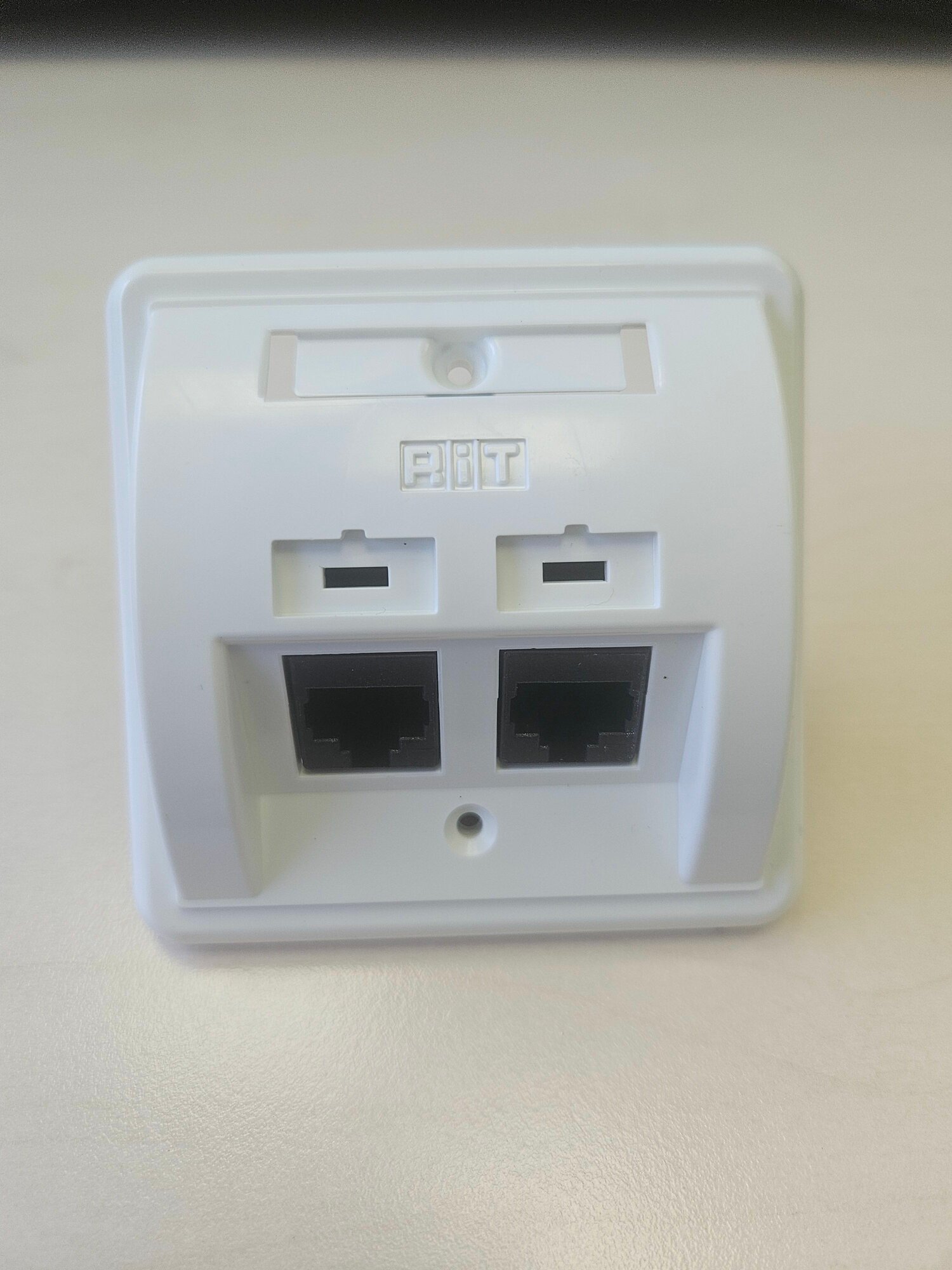 Розетка коммуникационная Double 5e Faceplate, German, 2-Ports, UTP, 110, W