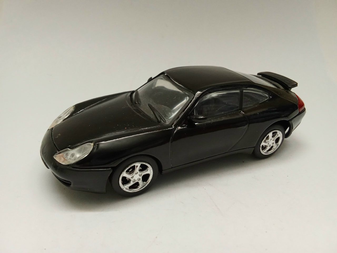 Модель авто 1:43 Porsche 911 черный без коробки