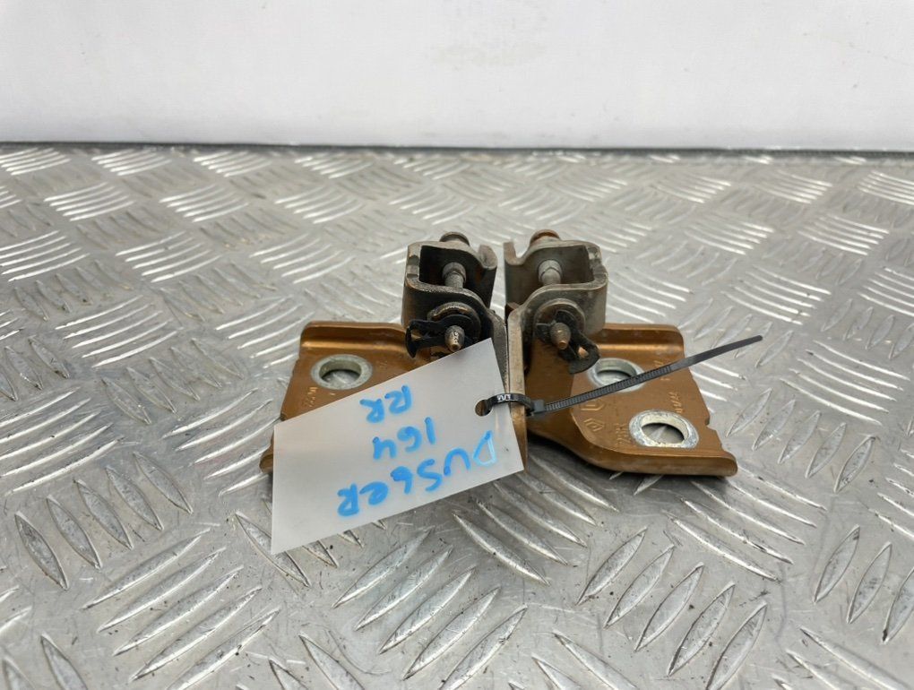Кронштейн двери Renault Duster 2022 804209726R HM H4M, задний правый (с пробегом)