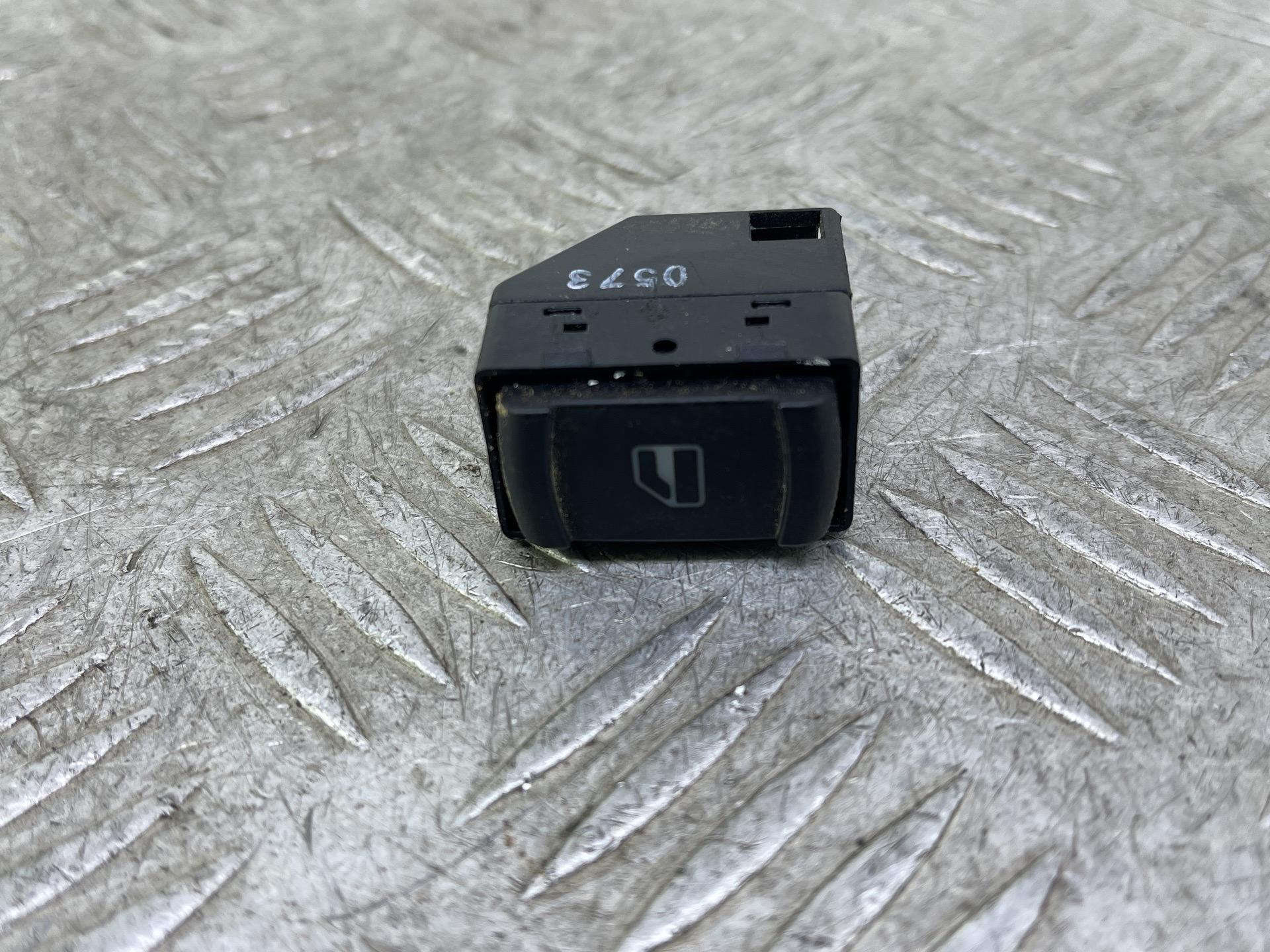 Кнопка стеклоподъемника двери задней левой Volkswagen Bora 1 (1998 - 2005) 1J0959855