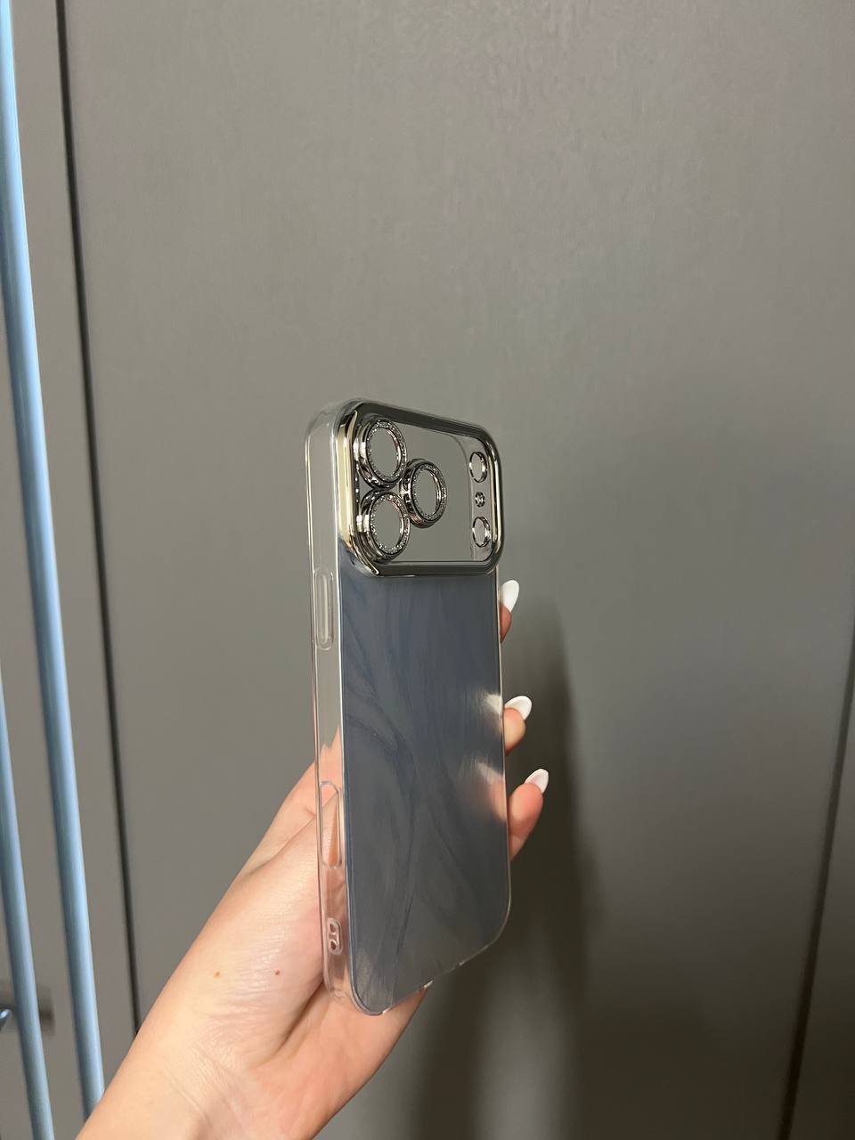 Чехол на Iphone 17 Pro Max противоударный серебро — фото 1
