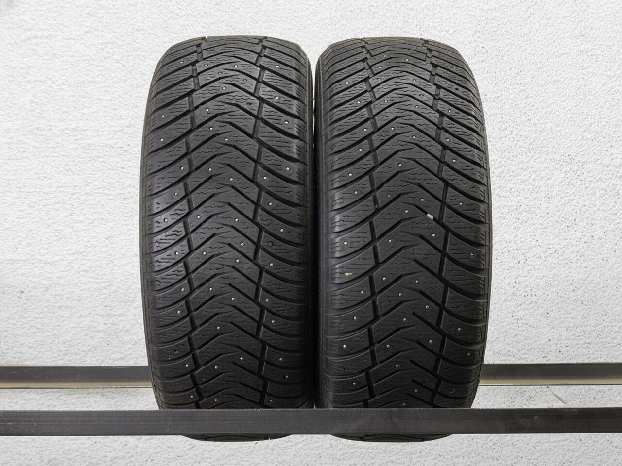 Зимние шины шипованные Yokohama Ice Guard IG65 285/50 R20 35% износ TSB035446