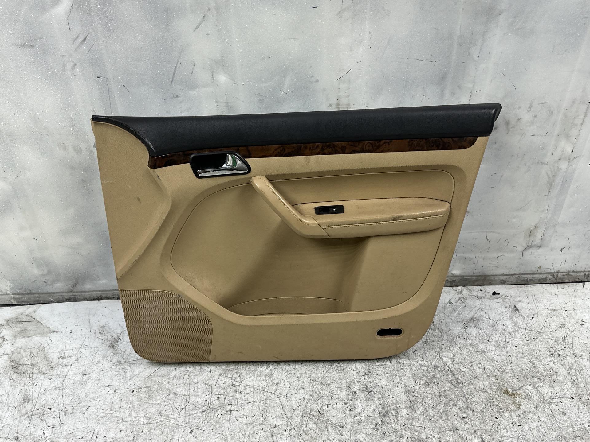 Обшивка двери Volkswagen Touran 1 (2003 - 2006) 1T1867012