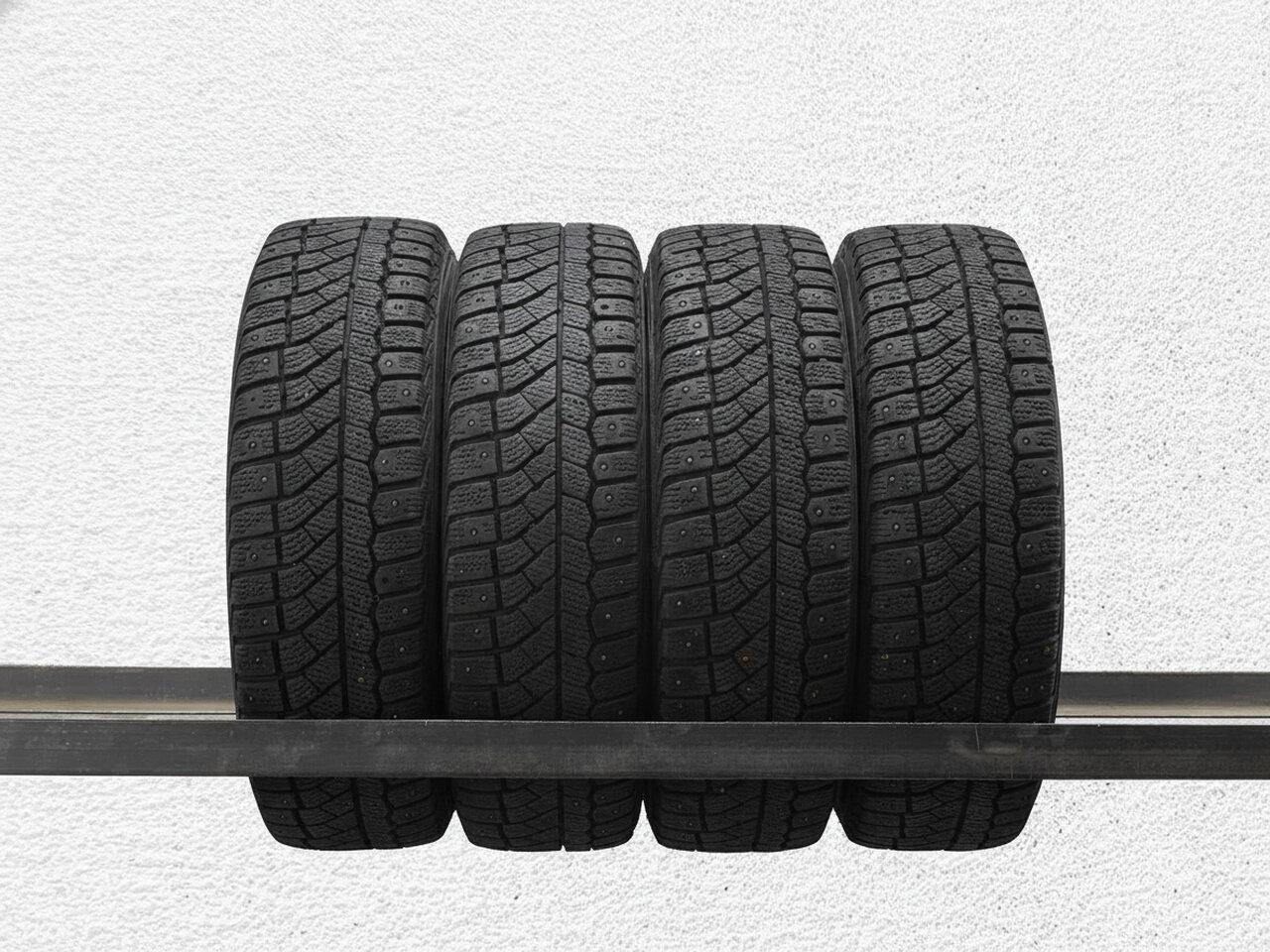 Зимние шины шипованные Viatti Brina Nordico V-522 175/65 R14 25% износ TSB056200