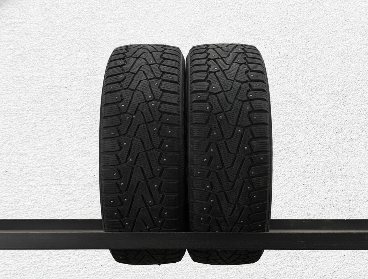 Зимние шины шипованные Pirelli Ice Zero 215/60 R17 30% износ TSB056660